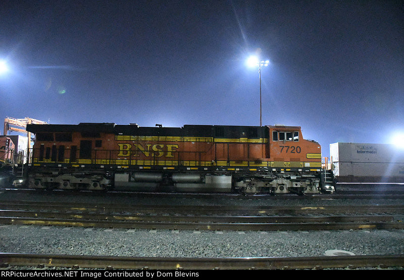 BNSF 7720